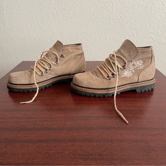 hans behr | Shoes | Hans Behr Womens Embroidered Floral Beige Suede ...